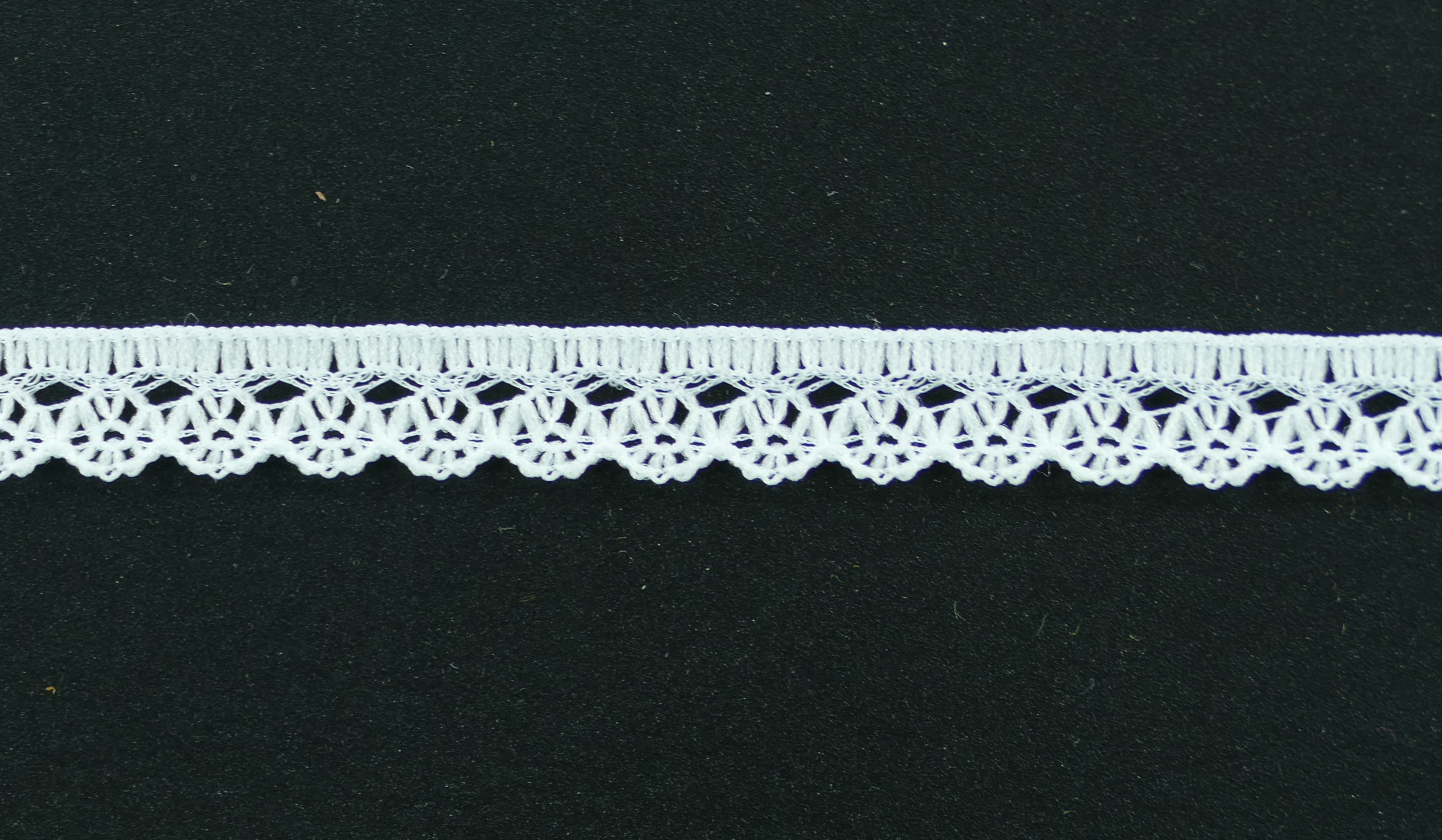0.375 inch Flat Lace, White, 100 Yards, Raschel Lace, MF-629B