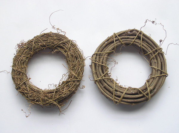 Wicker, Wreaths